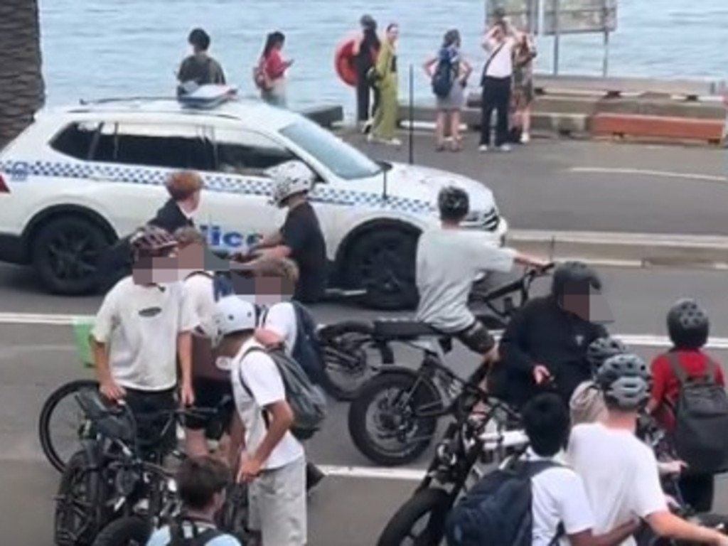 E-Bike Gang Sparks Chaos on Sydney Harbour Bridge – Australian News Locally
